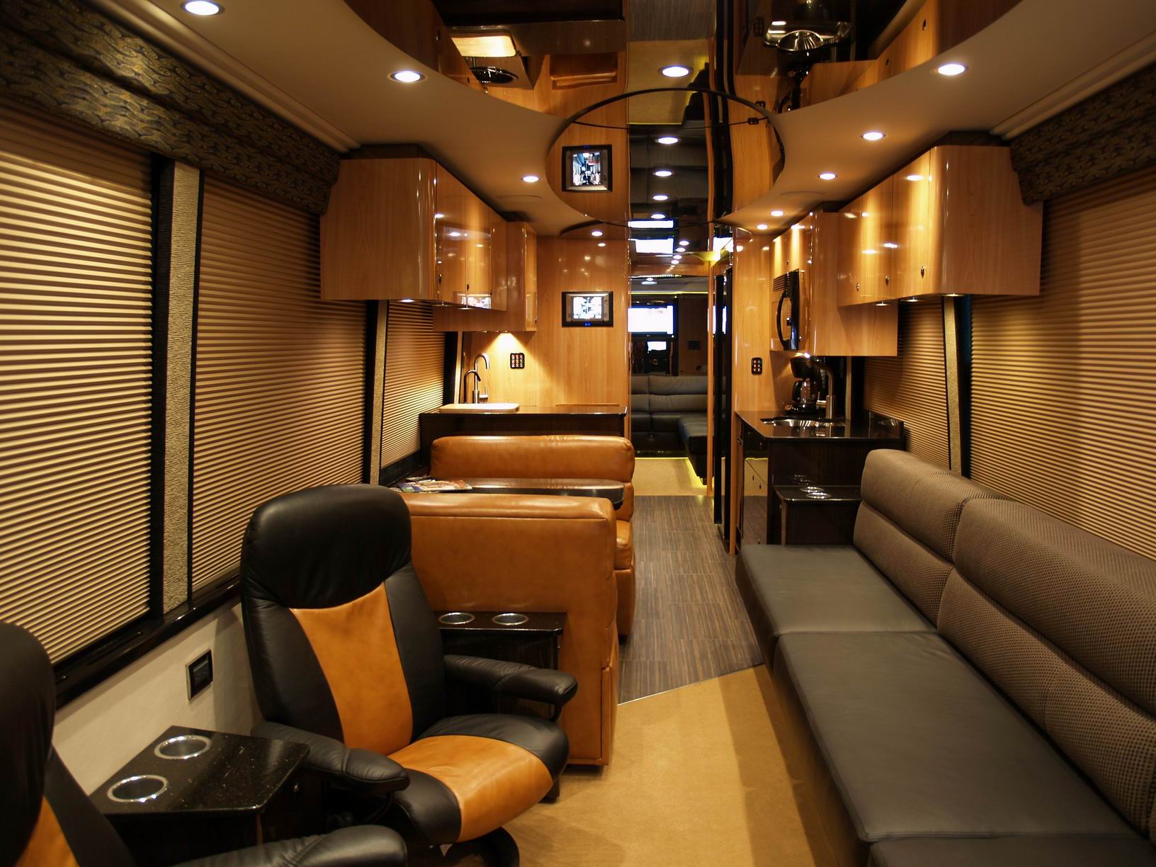 Mobile Showrooms: Showcase Your Products Anywhere